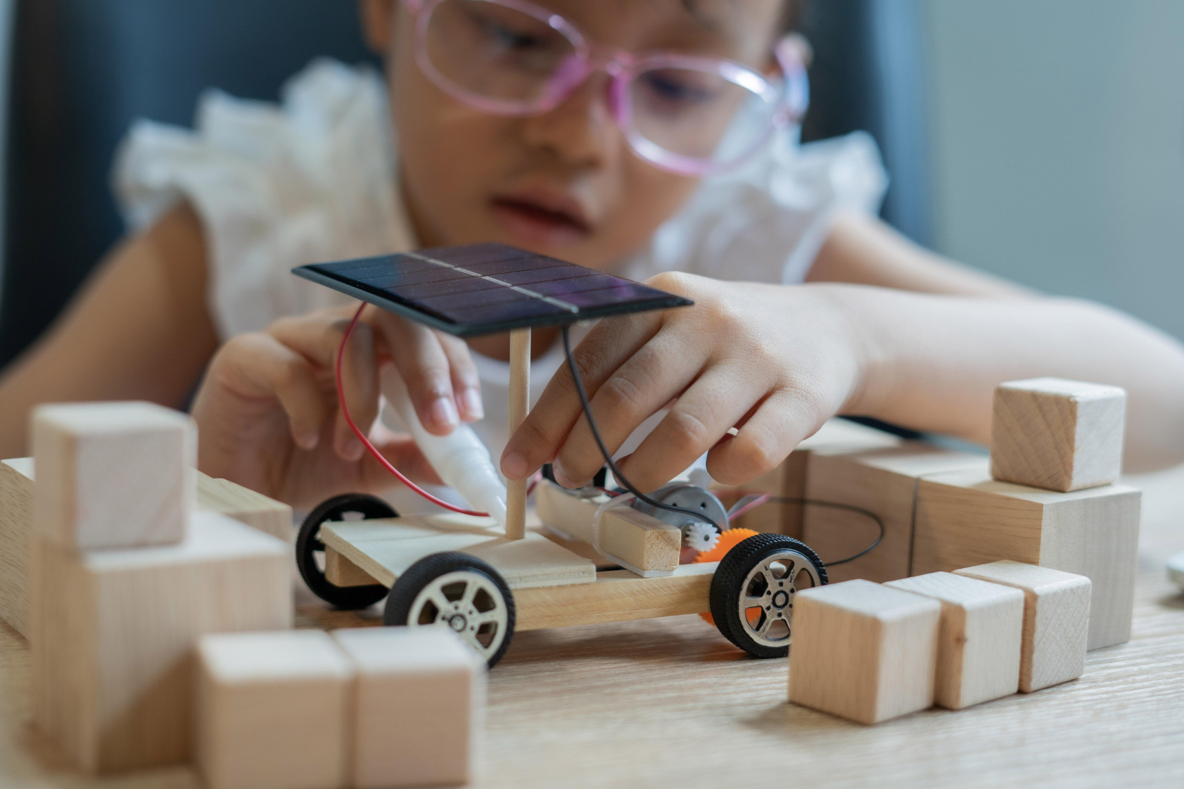 Accelerate STEAM Education: The 2025 GM Challenge | MIT Solve